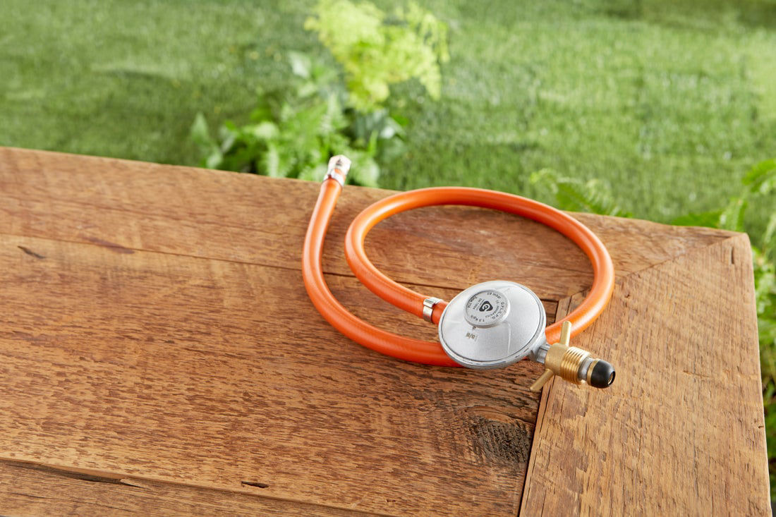 Weber® Adapterslang och regulator